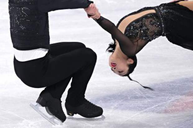 China's Sui, Han break figure skating world record, lead short program ...