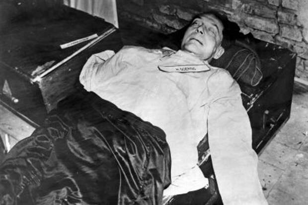 On This Day, Oct. 15: Nazi Reichsmarschall Hermann Goering kills ...